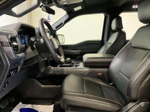 Black Ford F-150 2025 in Klaipeda, with an engine capacity of 2.70 L and mileage of 12 thousand km for 47190 €, photo 12 on AUTOMOTO.COM.LV