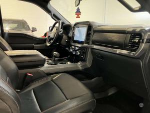 Black Ford F-150 2025 in Klaipeda, with an engine capacity of 2.70 L and mileage of 12 thousand km for 47190 €, photo 13 on AUTOMOTO.COM.LV