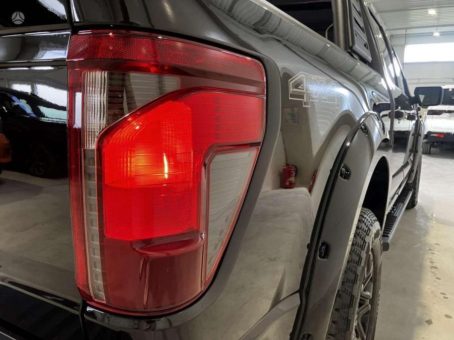 Black Ford F-150 2025 in Klaipeda, with an engine capacity of 2.70 L and mileage of 12 thousand km for 47190 €, photo 28 on AUTOMOTO.COM.LV