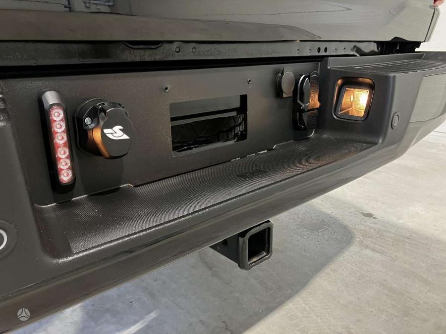 Black Ford F-150 2025 in Klaipeda, with an engine capacity of 2.70 L and mileage of 12 thousand km for 47190 €, photo 30 on AUTOMOTO.COM.LV