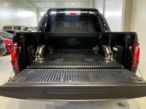 Black Ford F-150 2025 in Klaipeda, with an engine capacity of 2.70 L and mileage of 12 thousand km for 47190 €, photo 32 on AUTOMOTO.COM.LV