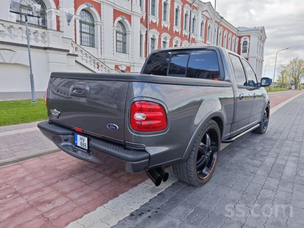 Grey Ford F-150 2002 in Riga, with an engine capacity of 5.40 L and mileage of 0 thousand km for 14300 €, photo 5 on AUTOMOTO.COM.LV