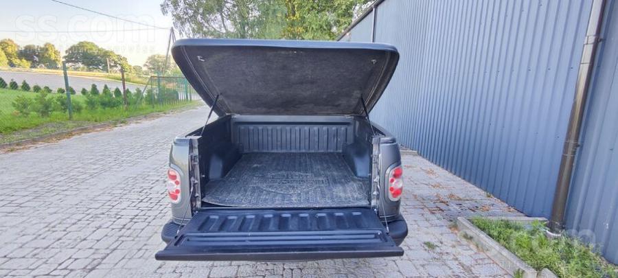 Grey Ford F-150 2002 in Riga, with an engine capacity of 5.40 L and mileage of 0 thousand km for 15300 €, photo 9 on AUTOMOTO.COM.LV
