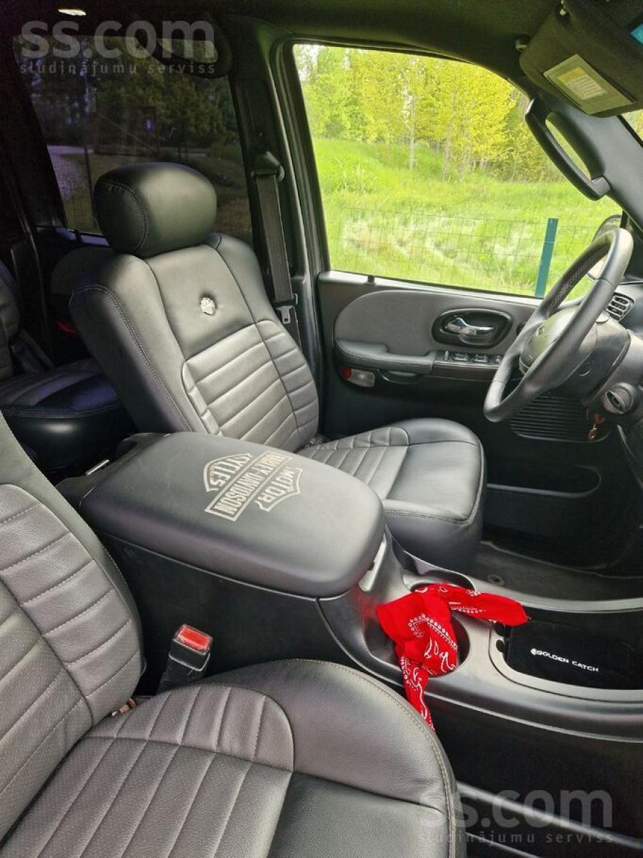 Pelēks Ford F-150 2002 Talsi, ar dzinēja tilpumu 5.40 L un nobraukumu 179 tūkst. km par 14000 €, foto 8 vietnē AUTOMOTO.COM.LV