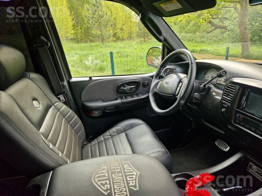 Pelēks Ford F-150 2002 Talsi, ar dzinēja tilpumu 5.40 L un nobraukumu 179 tūkst. km par 14000 €, foto 11 vietnē AUTOMOTO.COM.LV