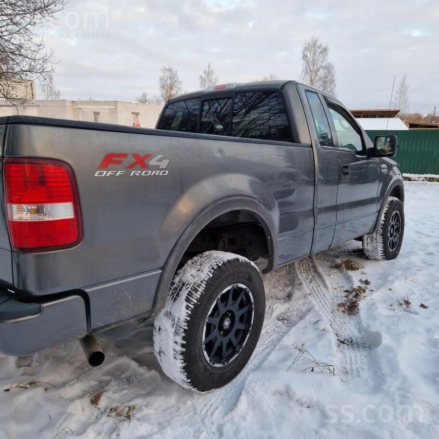 Pelēks Ford F-150 2004 Daugavpils, ar dzinēja tilpumu 5.40 L un nobraukumu 93 tūkst. km par 10990 €, foto 4 vietnē AUTOMOTO.COM.LV