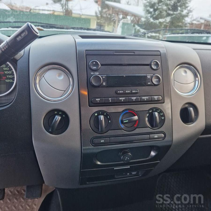 Pelēks Ford F-150 2004 Daugavpils, ar dzinēja tilpumu 5.40 L un nobraukumu 93 tūkst. km par 10990 €, foto 11 vietnē AUTOMOTO.COM.LV