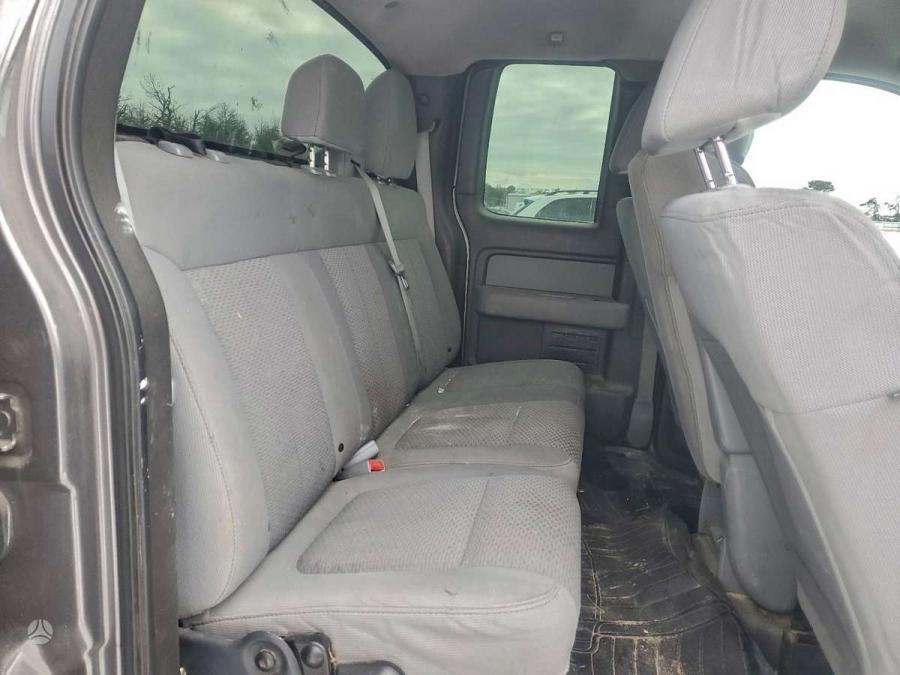Pelēks Ford F-150 2011 Šauļi, ar dzinēja tilpumu 3.70 L un nobraukumu 345 tūkst. km par 6050 €, foto 30 vietnē AUTOMOTO.COM.LV