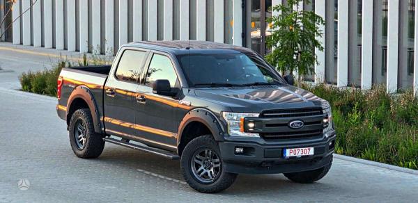 Pelēks Ford F-150 2018 Viļņa, ar dzinēja tilpumu 4.95 L un nobraukumu 171 tūkst. km par 33900 €, foto 1 vietnē AUTOMOTO.COM.LV