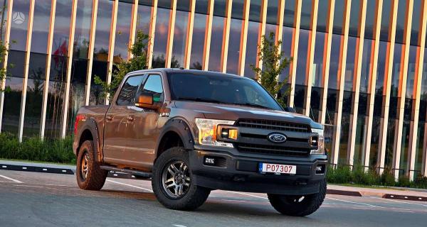 Pelēks Ford F-150 2018 Viļņa, ar dzinēja tilpumu 4.95 L un nobraukumu 171 tūkst. km par 33900 €, foto 3 vietnē AUTOMOTO.COM.LV