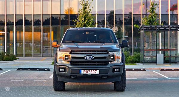 Pelēks Ford F-150 2018 Viļņa, ar dzinēja tilpumu 4.95 L un nobraukumu 171 tūkst. km par 33900 €, foto 7 vietnē AUTOMOTO.COM.LV