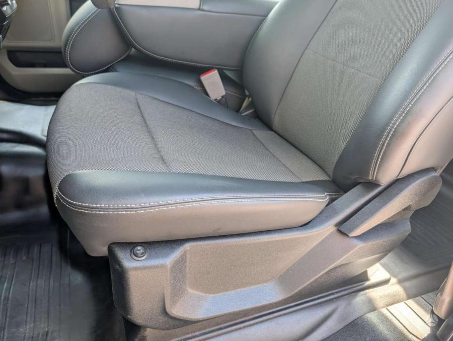Pelēks Ford F-150 2019 Jurbarkas, ar dzinēja tilpumu 3.49 L un nobraukumu 350 tūkst. km par 16500 €, foto 12 vietnē AUTOMOTO.COM.LV
