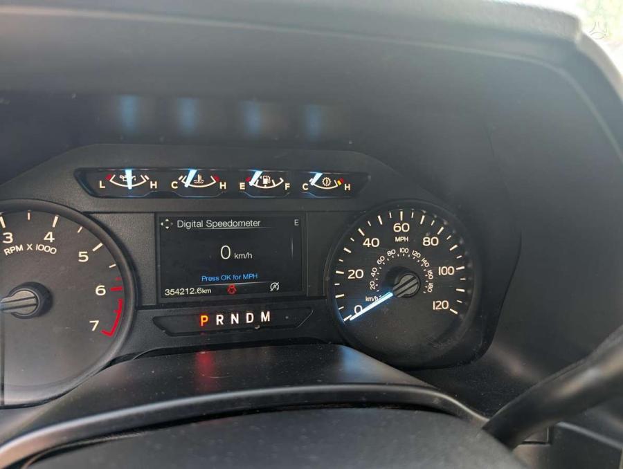Pelēks Ford F-150 2019 Jurbarkas, ar dzinēja tilpumu 3.49 L un nobraukumu 350 tūkst. km par 16500 €, foto 14 vietnē AUTOMOTO.COM.LV