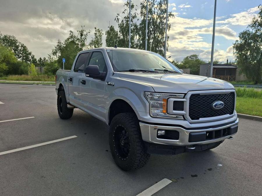 Grey Ford F-150 2019 in Alytus, with an engine capacity of 5.00 L and mileage of 185 thousand km for 20950 €, photo 4 on AUTOMOTO.COM.LV