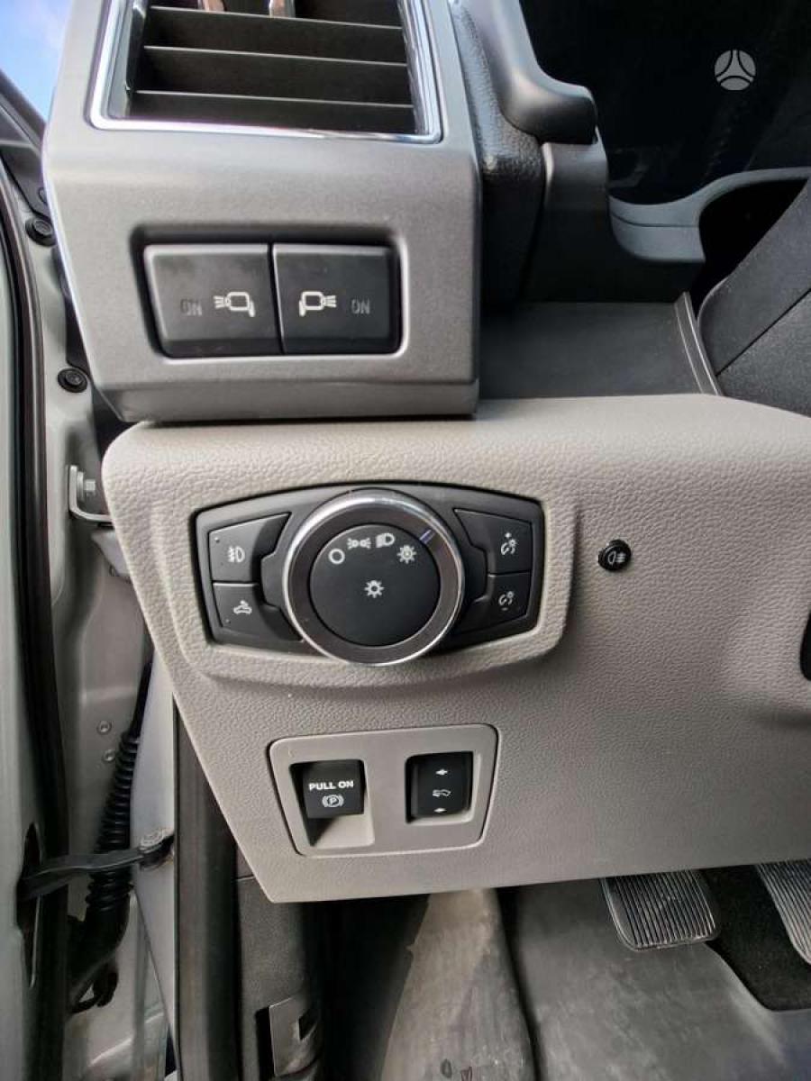Grey Ford F-150 2019 in Alytus, with an engine capacity of 5.00 L and mileage of 185 thousand km for 20950 €, photo 17 on AUTOMOTO.COM.LV