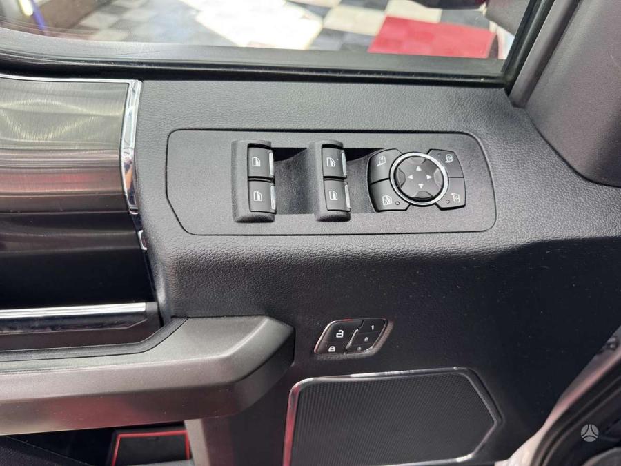 Grey Ford F-150 2020 in Vilnius, with an engine capacity of 3.49 L and mileage of 100 thousand km for 48500 €, photo 18 on AUTOMOTO.COM.LV