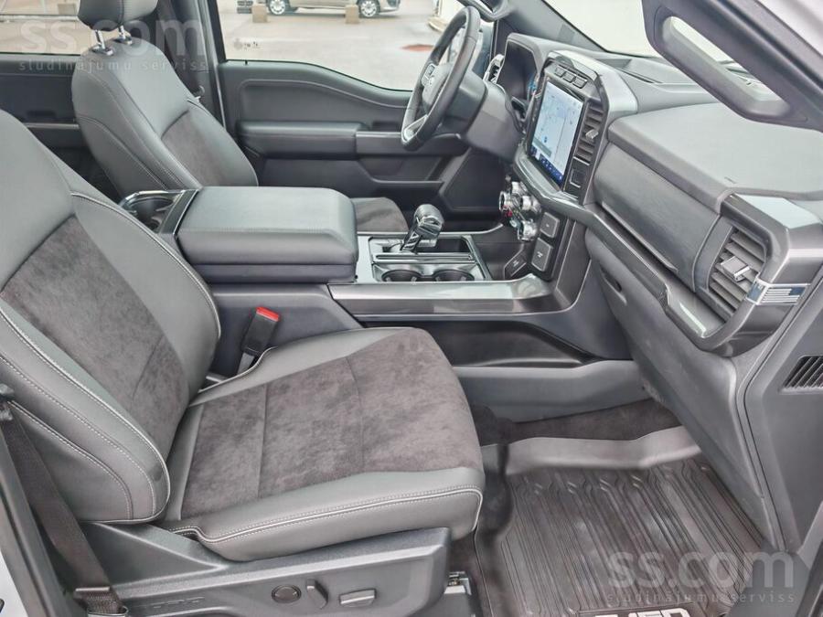 Pelēks Ford F-150 2023 Jelgava, ar dzinēja tilpumu 3.50 L un nobraukumu 26 tūkst. km par 51990 €, foto 9 vietnē AUTOMOTO.COM.LV