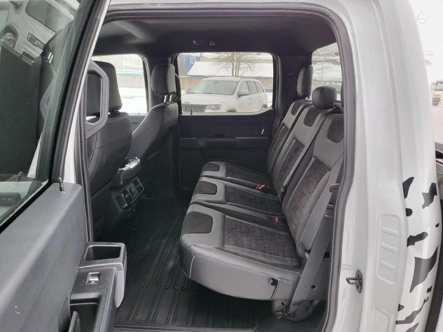 Grey Ford F-150 2023 in Siauliai, with an engine capacity of 5.04 L and mileage of 55 thousand km for 46450 €, photo 11 on AUTOMOTO.COM.LV