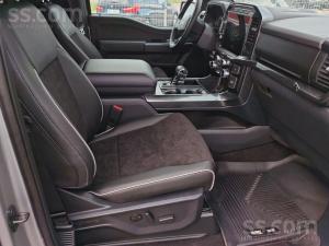 Grey Ford F-150 2024 in Jelgava, with an engine capacity of 3.50 L and mileage of 34 thousand km for 45900 €, photo 10 on AUTOMOTO.COM.LV