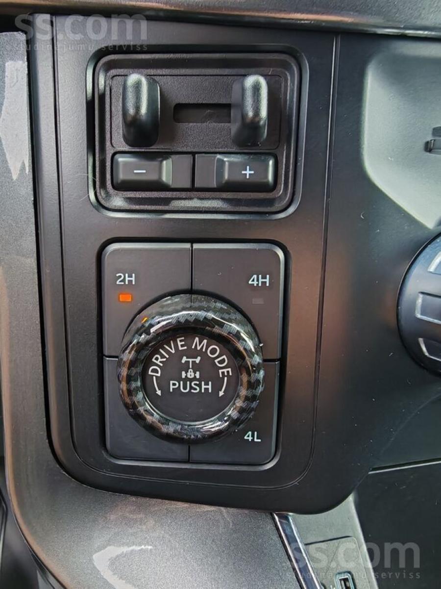 Grey Ford F-150 2024 in Jelgava, with an engine capacity of 3.50 L and mileage of 34 thousand km for 45900 €, photo 16 on AUTOMOTO.COM.LV