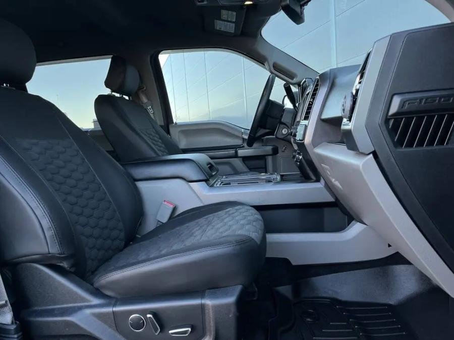 Red Ford F-150 2016 in Riga, with an engine capacity of 2.70 L and mileage of 97 thousand km for 26990 €, photo 8 on AUTOMOTO.COM.LV