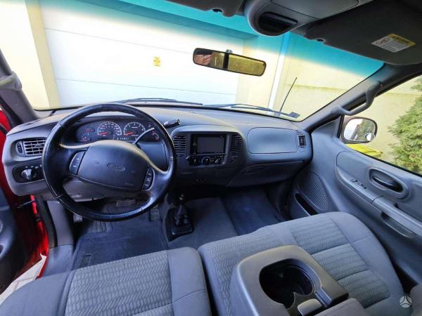 Sarkans Ford F-150 2001 Jelgava, ar dzinēja tilpumu 5.40 L un nobraukumu 171 tūkst. km par 7950 €, foto 11 vietnē AUTOMOTO.COM.LV
