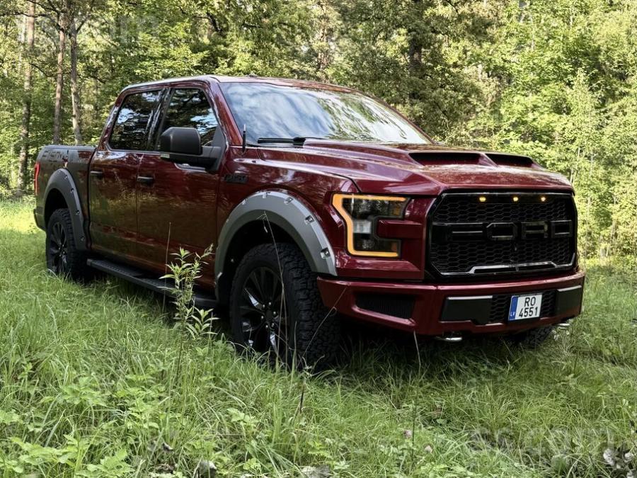 Red Ford F-150 2015 in Jelgava, with an engine capacity of 5.00 L and mileage of 281 thousand km for 29900 €, photo 5 on AUTOMOTO.COM.LV