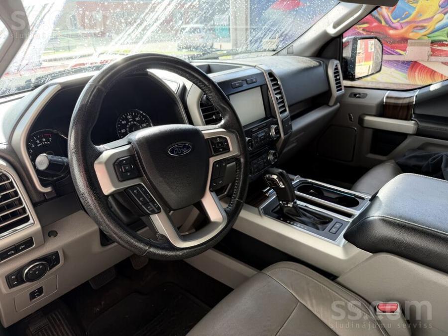 Red Ford F-150 2015 in Jelgava, with an engine capacity of 5.00 L and mileage of 281 thousand km for 29900 €, photo 7 on AUTOMOTO.COM.LV