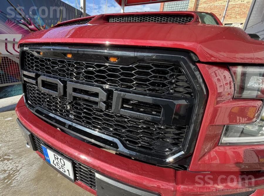 Red Ford F-150 2015 in Jelgava, with an engine capacity of 5.00 L and mileage of 281 thousand km for 29900 €, photo 11 on AUTOMOTO.COM.LV