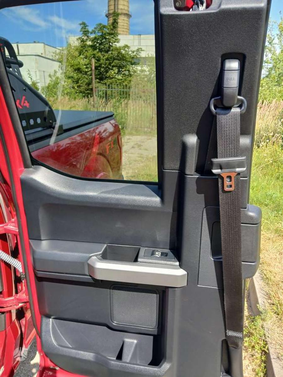 Red Ford F-150 2017 in Alytus, with an engine capacity of 4.95 L and mileage of 43 thousand km for 31000 €, photo 24 on AUTOMOTO.COM.LV