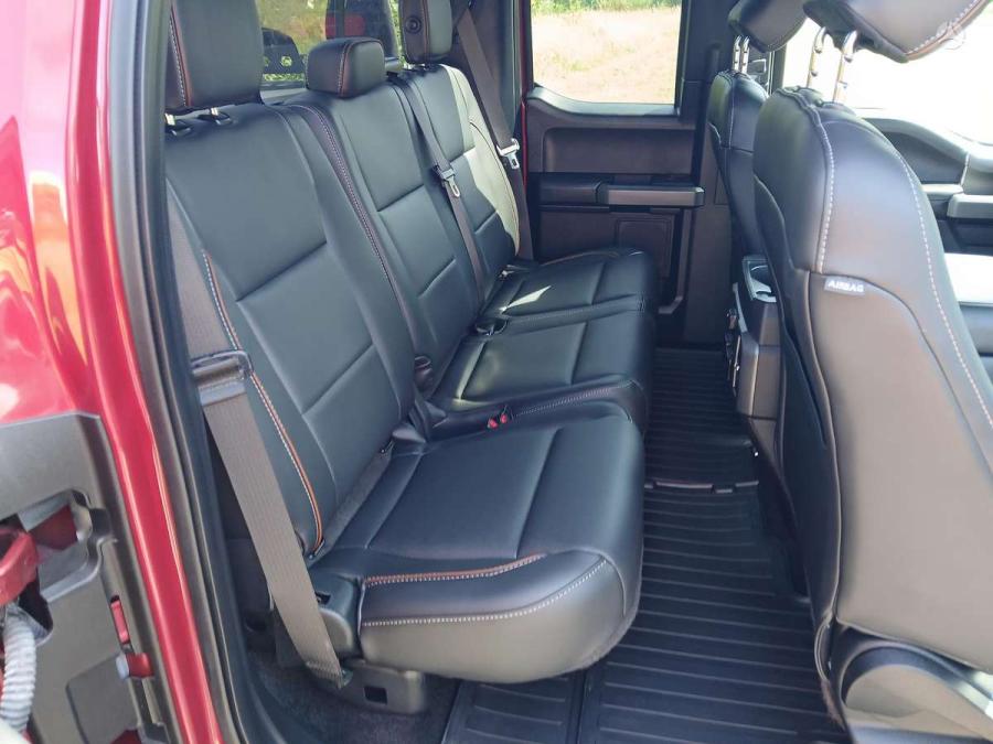 Red Ford F-150 2017 in Alytus, with an engine capacity of 4.95 L and mileage of 43 thousand km for 31000 €, photo 26 on AUTOMOTO.COM.LV