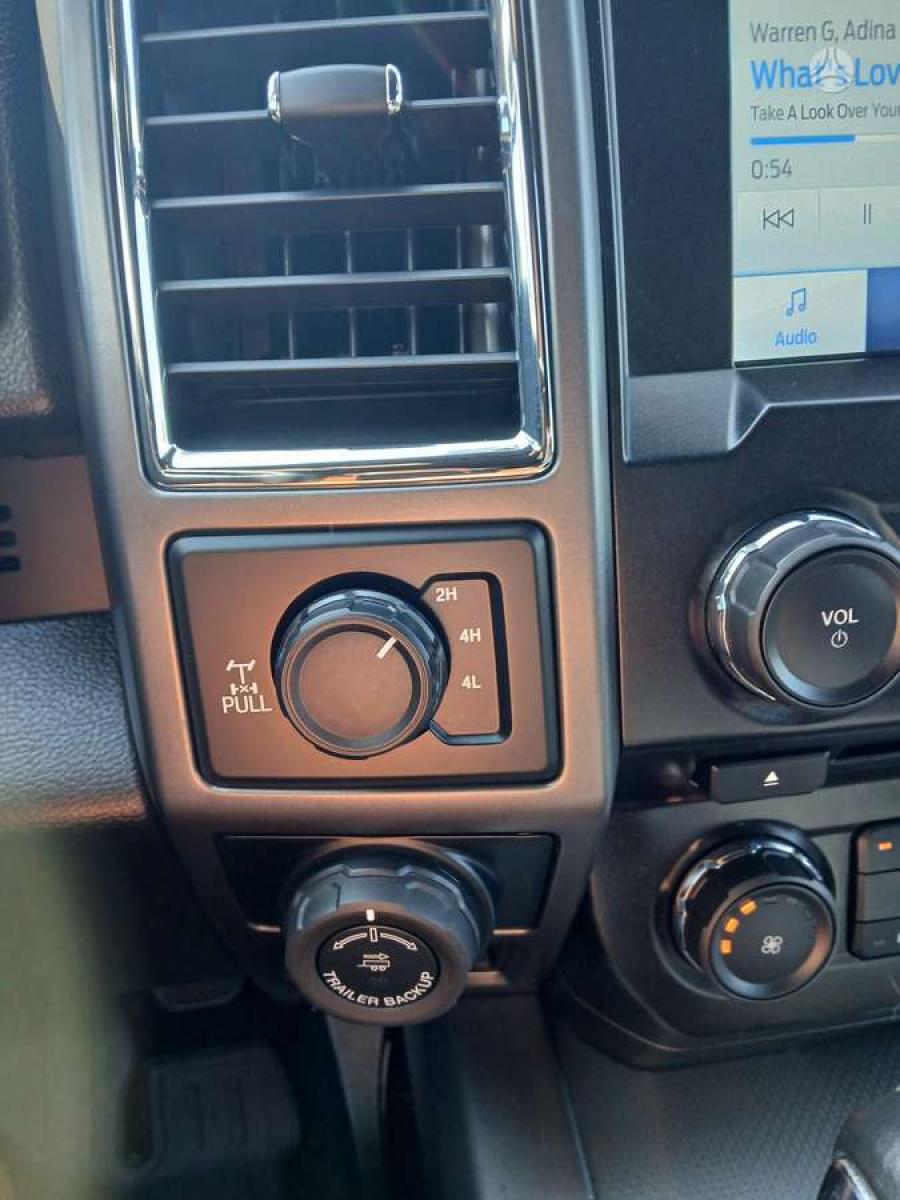 Red Ford F-150 2017 in Alytus, with an engine capacity of 4.95 L and mileage of 43 thousand km for 31000 €, photo 34 on AUTOMOTO.COM.LV