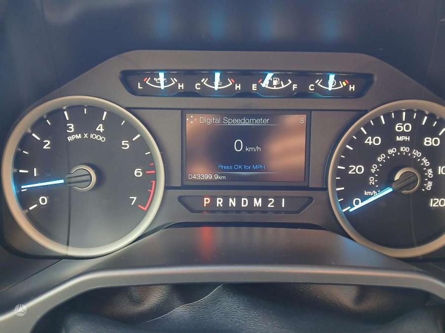 Red Ford F-150 2017 in Alytus, with an engine capacity of 4.95 L and mileage of 43 thousand km for 31000 €, photo 35 on AUTOMOTO.COM.LV