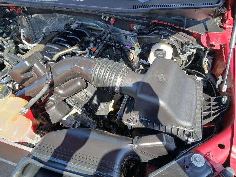 Red Ford F-150 2017 in Alytus, with an engine capacity of 4.95 L and mileage of 43 thousand km for 31000 €, photo 44 on AUTOMOTO.COM.LV