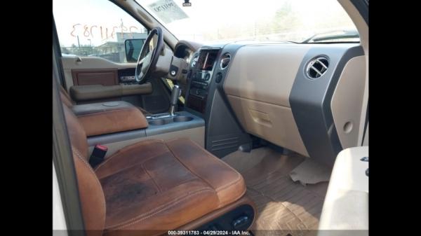 White Ford F-150 2005 in Riga, with an engine capacity of 5.40 L and mileage of 290 thousand km for 12000 €, photo 4 on AUTOMOTO.COM.LV