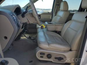Balts Ford F-150 2004 Jelgava, ar dzinēja tilpumu 5.40 L un nobraukumu 235 tūkst. km par 3500 €, foto 5 vietnē AUTOMOTO.COM.LV