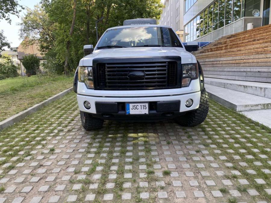 White Ford F-150 2012 in Kaunas, with an engine capacity of 5.00 L and mileage of 340 thousand km for 11900 €, photo 11 on AUTOMOTO.COM.LV