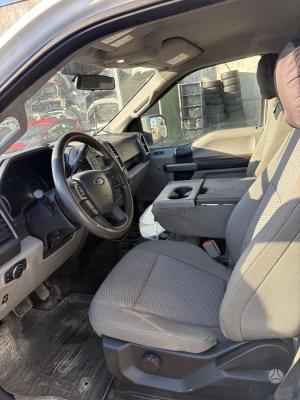 White Ford F-150 2018 in Kaunas, with an engine capacity of 4.95 L and mileage of 144 thousand km for 15500 €, photo 7 on AUTOMOTO.COM.LV