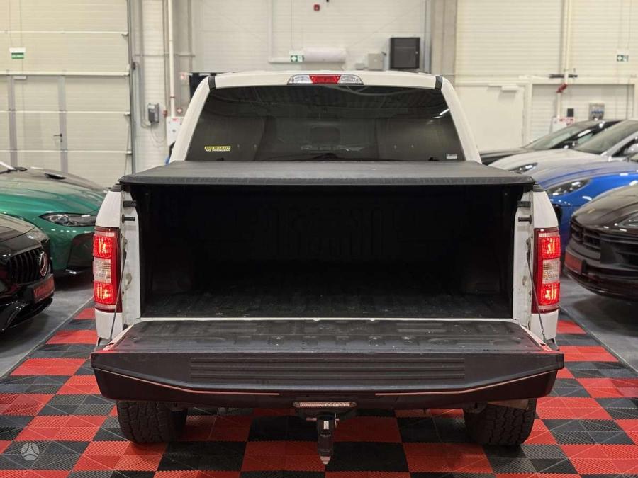 Balts Ford F-150 2019 Viļņa, ar dzinēja tilpumu 5.00 L un nobraukumu 236 tūkst. km par 23500 €, foto 32 vietnē AUTOMOTO.COM.LV