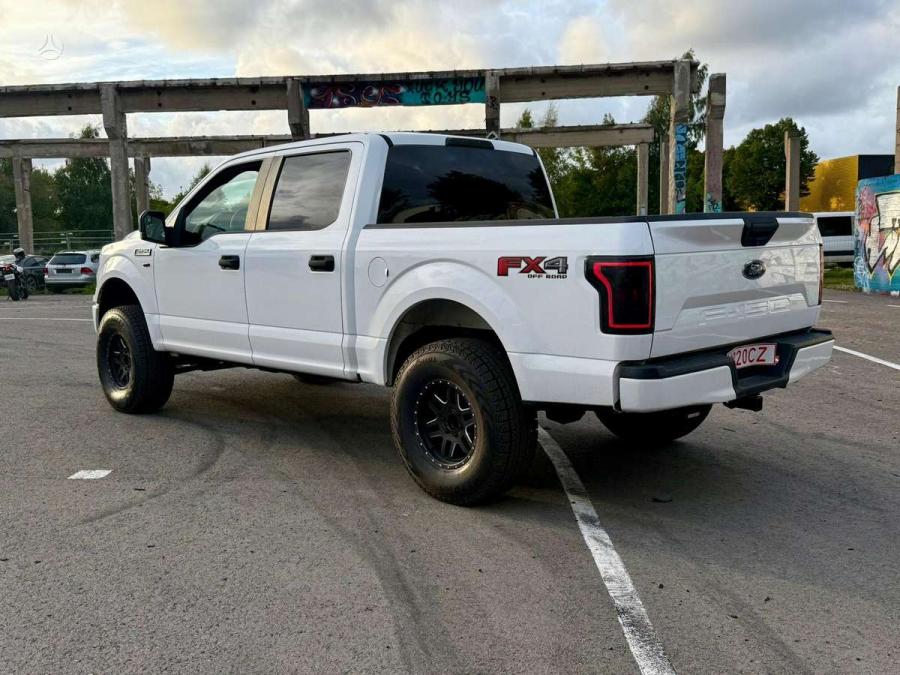 White Ford F-150 2019 in Klaipeda, with an engine capacity of 5.00 L and mileage of 176 thousand km for 22000 €, photo 6 on AUTOMOTO.COM.LV