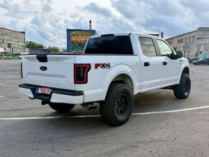 White Ford F-150 2019 in Klaipeda, with an engine capacity of 5.00 L and mileage of 176 thousand km for 22000 €, photo 7 on AUTOMOTO.COM.LV