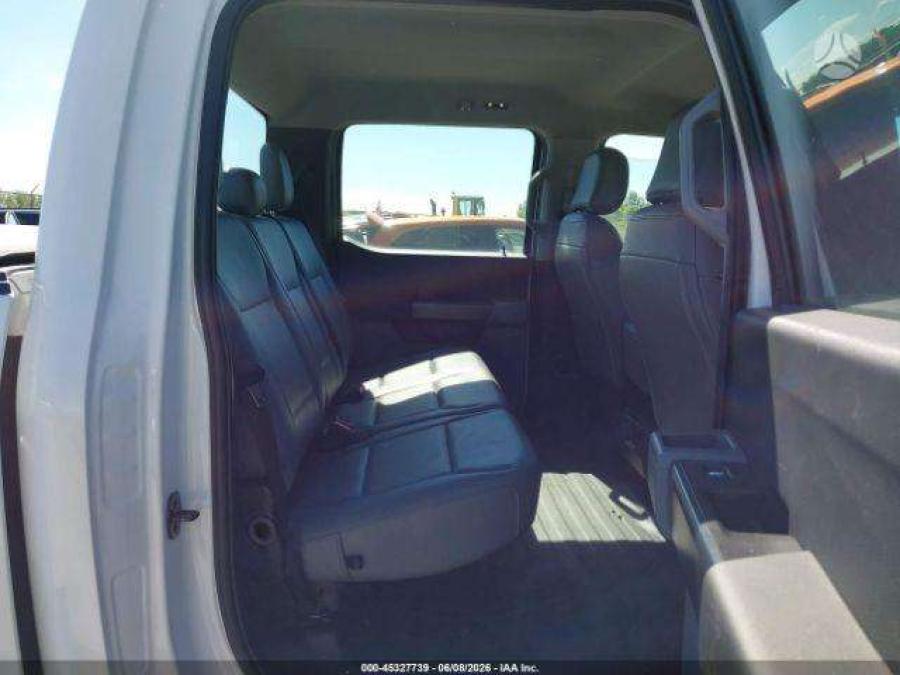 White Ford F-150 2021 in Klaipeda, with an engine capacity of 3.30 L and mileage of 210 thousand km for 5700 €, photo 9 on AUTOMOTO.COM.LV