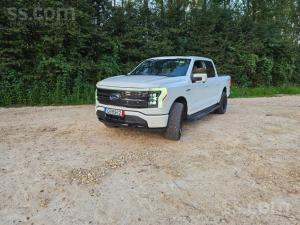 Balts Ford F-150 2022 Rīga, ar dzinēja tilpumu 5.00 L un nobraukumu 60 tūkst. km par 85000 €, foto 1 vietnē AUTOMOTO.COM.LV