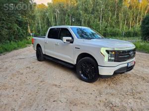 Balts Ford F-150 2022 Rīga, ar dzinēja tilpumu 5.00 L un nobraukumu 60 tūkst. km par 85000 €, foto 3 vietnē AUTOMOTO.COM.LV