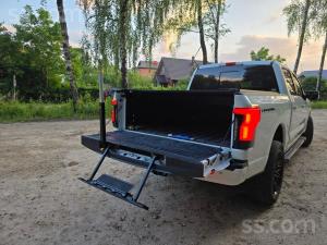 Balts Ford F-150 2022 Rīga, ar dzinēja tilpumu 5.00 L un nobraukumu 60 tūkst. km par 85000 €, foto 6 vietnē AUTOMOTO.COM.LV