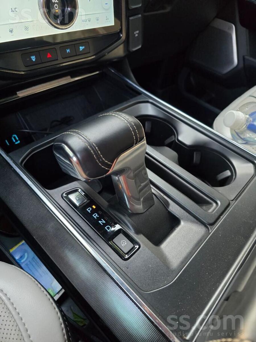 Balts Ford F-150 2022 Rīga, ar dzinēja tilpumu 5.00 L un nobraukumu 60 tūkst. km par 85000 €, foto 10 vietnē AUTOMOTO.COM.LV