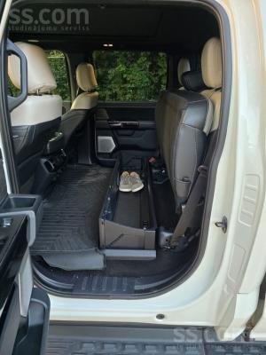 Balts Ford F-150 2022 Rīga, ar dzinēja tilpumu 5.00 L un nobraukumu 60 tūkst. km par 85000 €, foto 11 vietnē AUTOMOTO.COM.LV