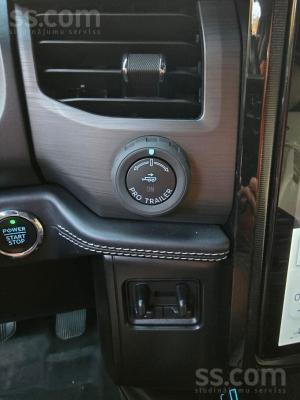 Balts Ford F-150 2022 Rīga, ar dzinēja tilpumu 5.00 L un nobraukumu 60 tūkst. km par 85000 €, foto 15 vietnē AUTOMOTO.COM.LV