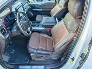White Ford F-150 2022 in Jelgava, with an engine capacity of 3.50 L and mileage of 73 thousand km for 62900 €, photo 8 on AUTOMOTO.COM.LV
