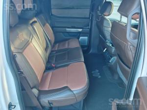 White Ford F-150 2022 in Jelgava, with an engine capacity of 3.50 L and mileage of 73 thousand km for 62900 €, photo 10 on AUTOMOTO.COM.LV